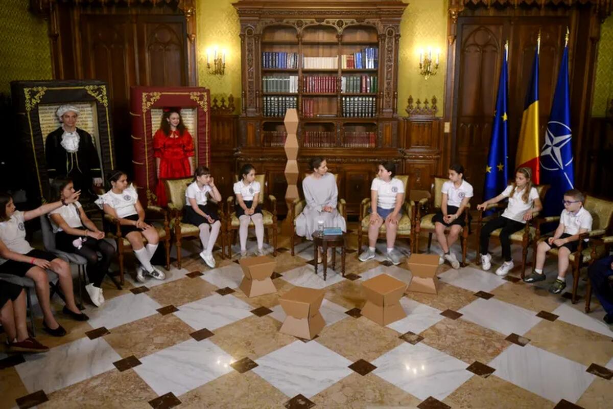 Ziua Copilului la Cotroceni: Prima Doamnă le-a citit copiilor despre ...