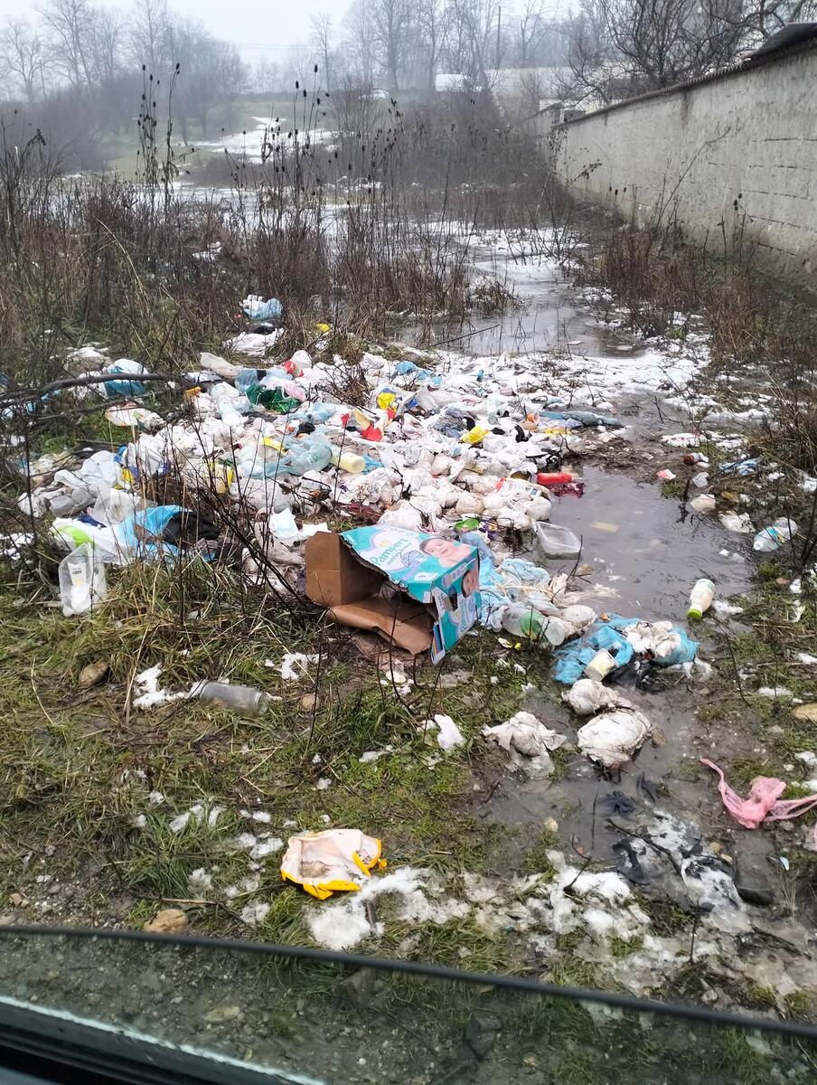 Imagini dezolante în Cartierul Pandurașu. Gunoaie cât vezi cu ochii!